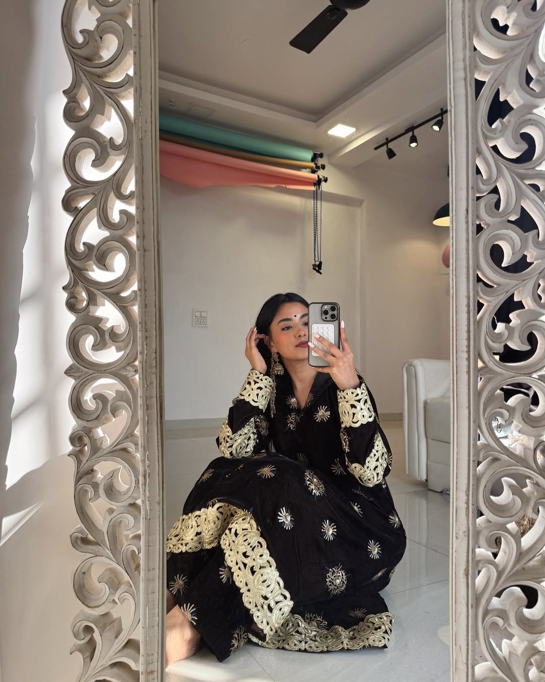 Hues of Haya – Label Tasos